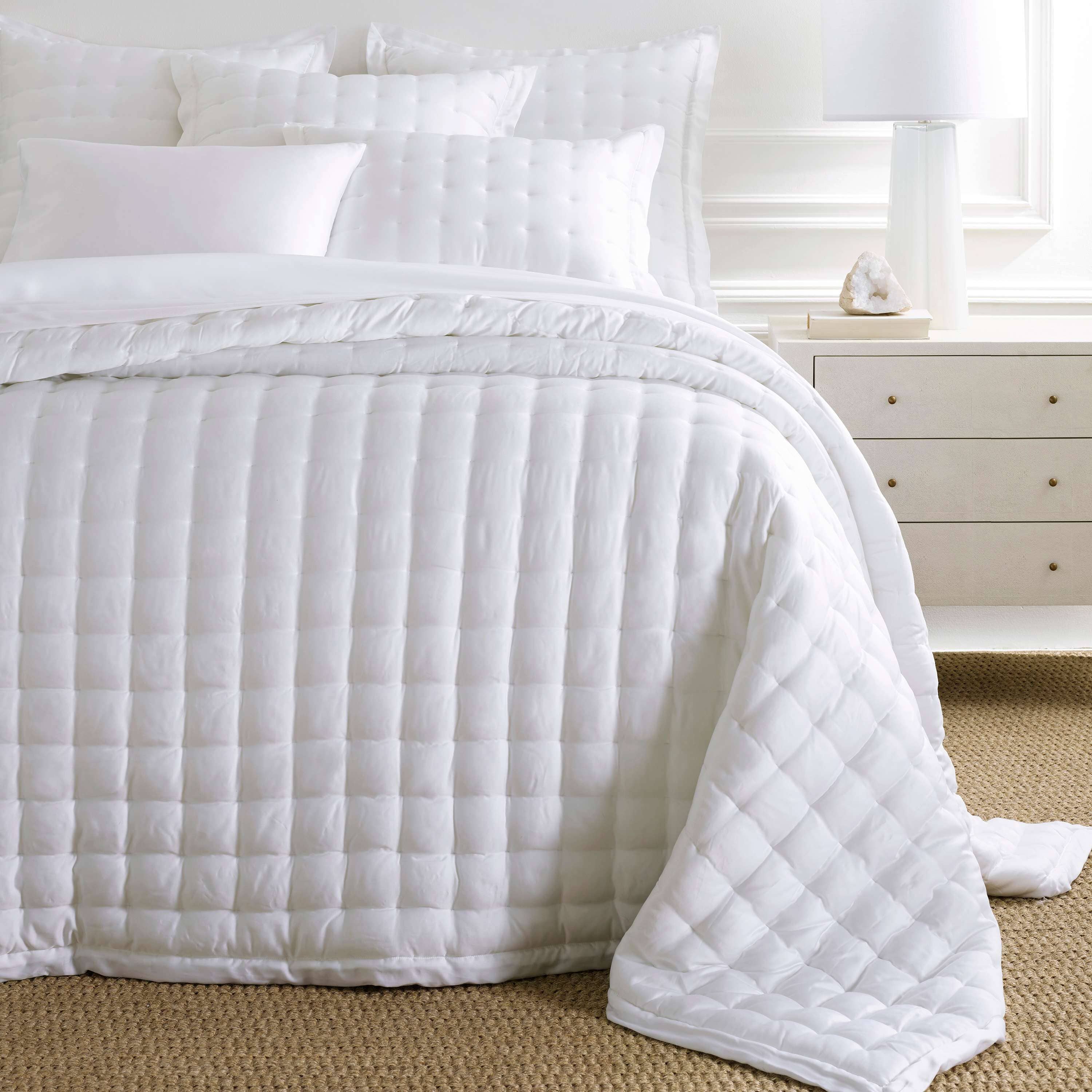 Silken Solid Twin Puff Quilt – Bedside Manor